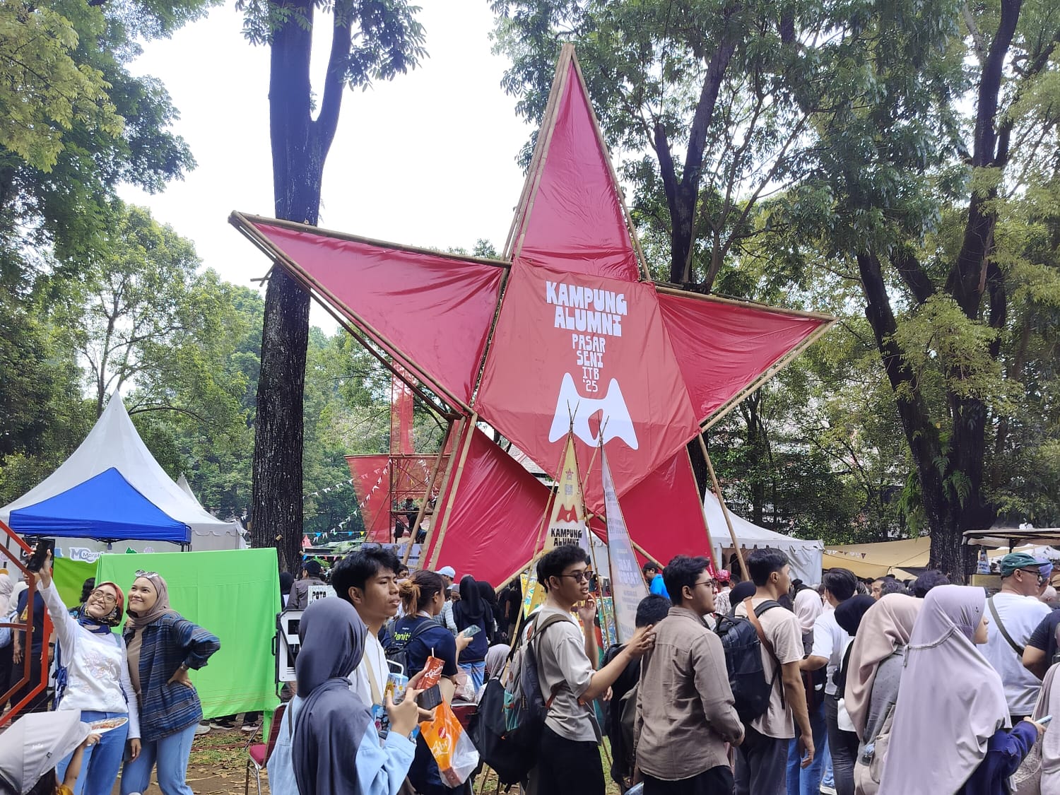 11 Tahun Vakum, Pasar Seni ITB 2025 Kembali Hidupkan Bandung Penuh ...